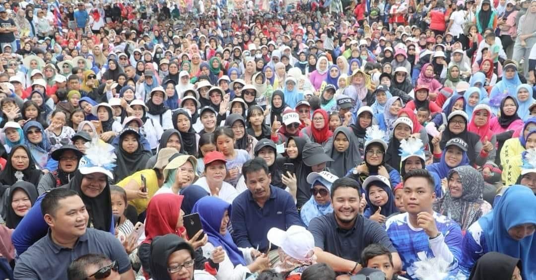 Seperti Inilah Foto HMR Bersama Ribuan Warga Sekupang Saat Acara Jalan ...